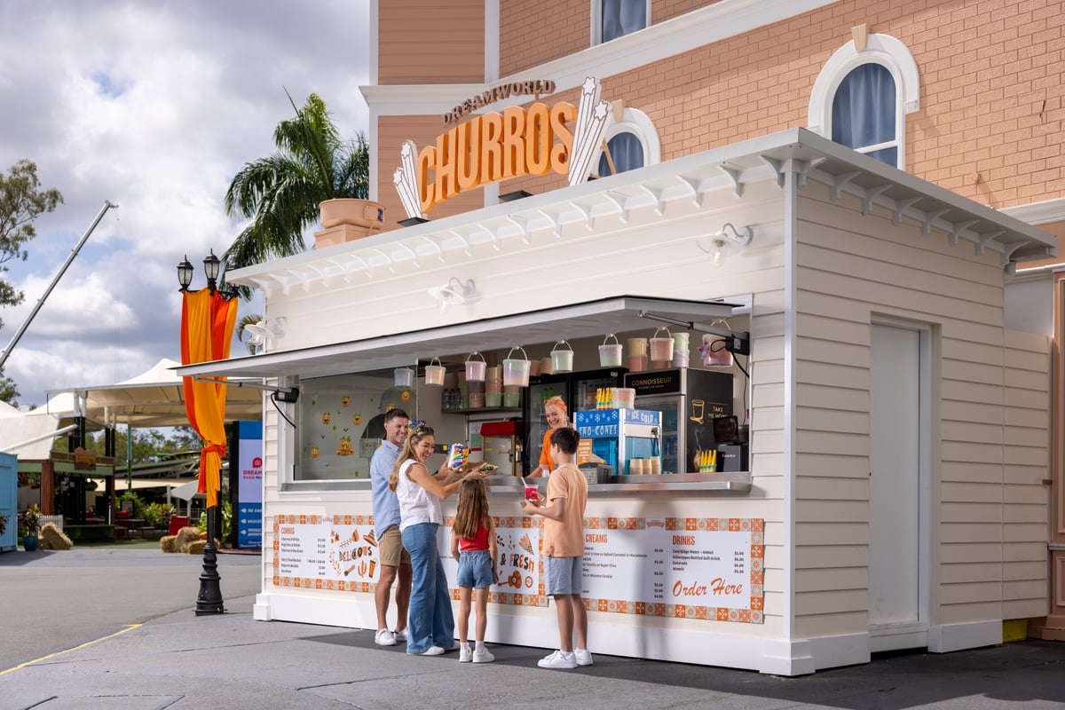 Main Street | Dining, Shopping & Entertainment at Dreamworld