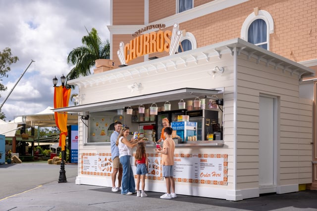 Main Street | Dining, Shopping & Entertainment at Dreamworld