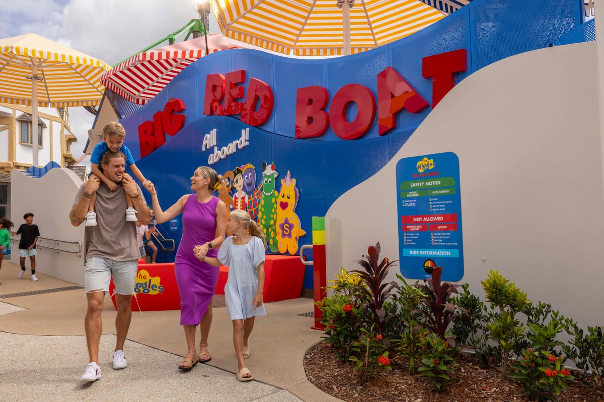 Big Red Boat Coaster | Dreamworld